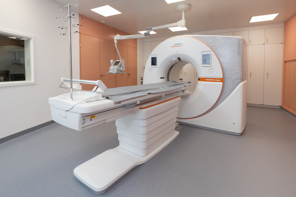 Computertomograph mit neuster Photon-Counting-Technologie bewährt sich ...
